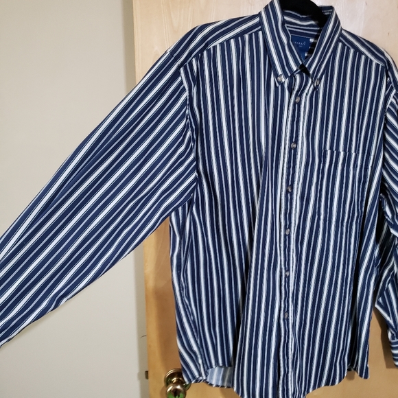 Towncraft | Shirts | Vintage Towncraft Mens Button Down Strip ...